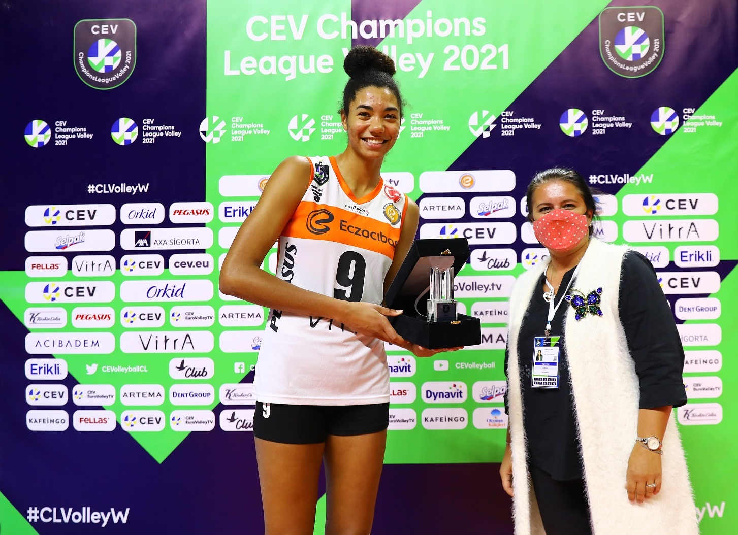 Dinamo, Eczacibasi emerge on top of five-set battles in Istanbul | ChampionsLeague