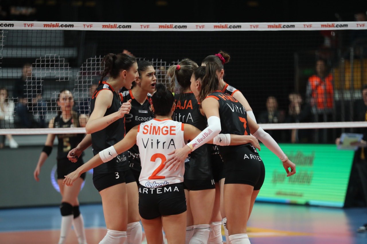 Eczacibasi Passed VakifBank In Straight Sets, Imoco Beat Milano | CEV