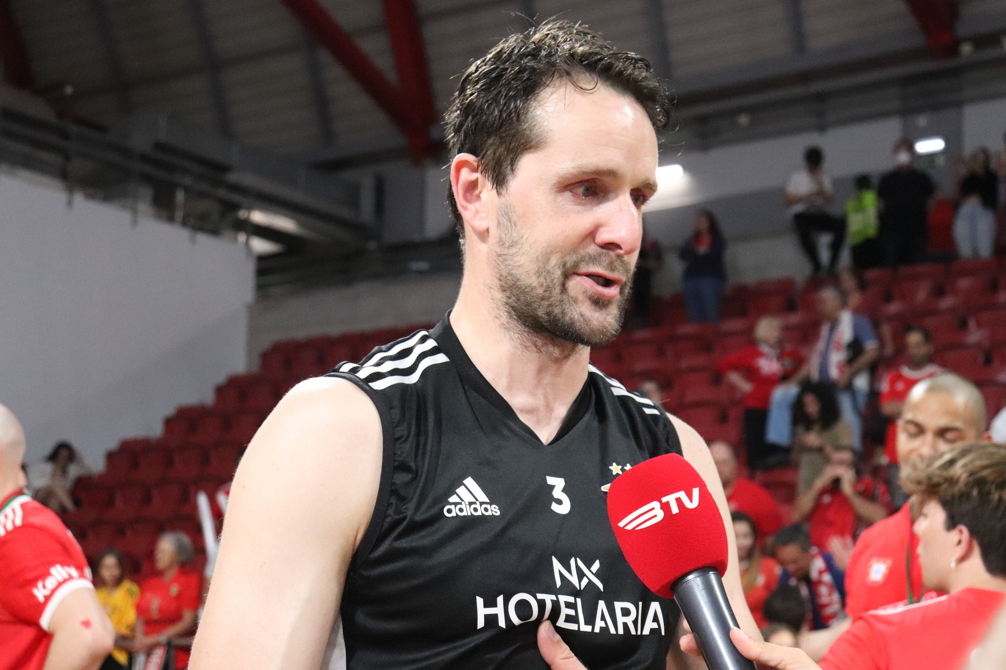 Benfica claim fourth straight national title as Portuguese legend Lopes ...