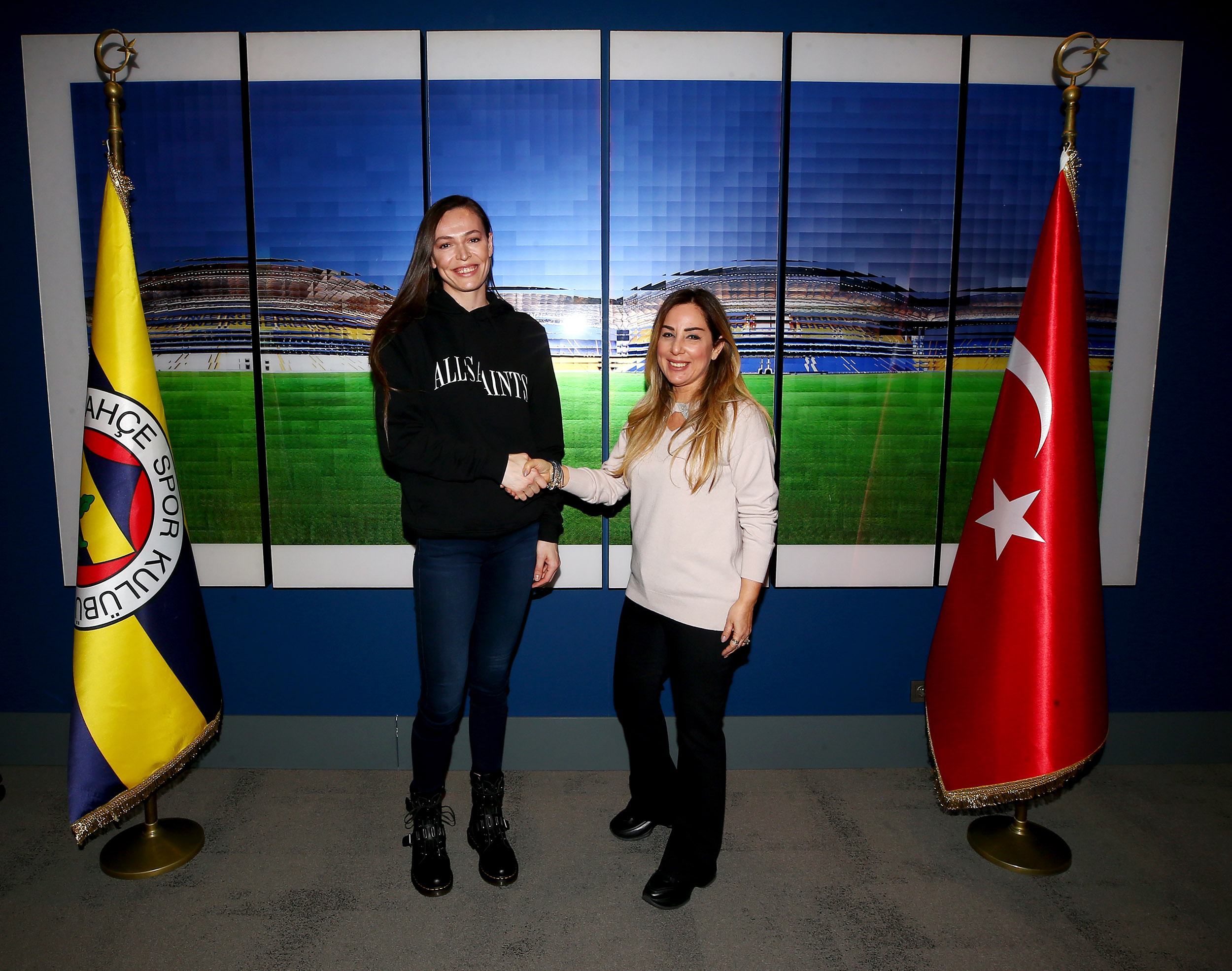 Eda Erdem to stick with Fenerbahce for another three years | CEV